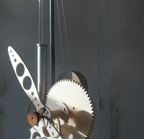 Machine cinétique hypnotique par Kentaro sur L'Air du Bois