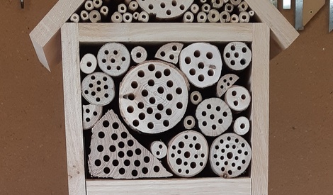 Hôtel à insectes n°4 - modèle vertical par Jerome41 sur L'Air du Bois