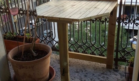 Table de balcon par zan sur L'Air du Bois