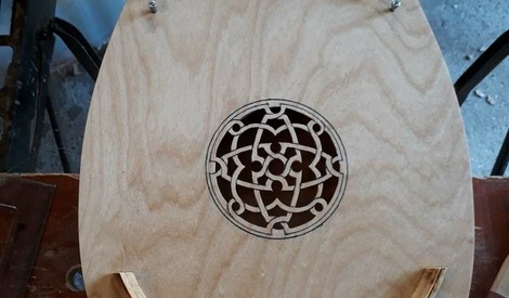 Une sorte de cythare par Regis sur L'Air du Bois