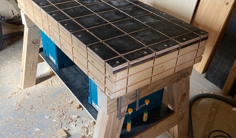 Petit établi provisoir pour commencer ... par Pascalclochard sur L'Air ...