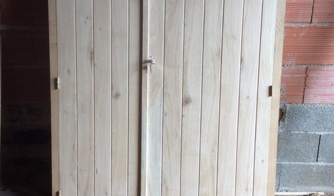 Porte de cabanon par Malou sur L'Air du Bois