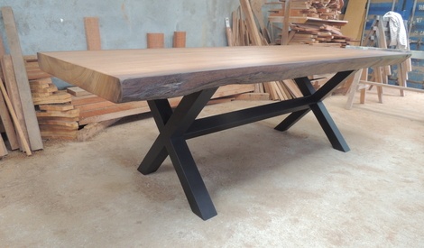 Table massive par Marc DUMONT sur L'Air du Bois