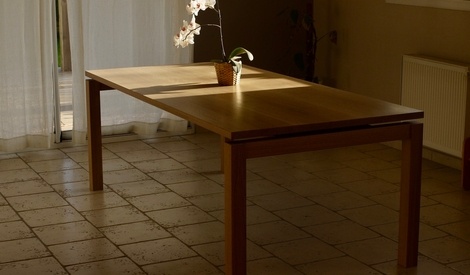 Table flottante à la Ishitani par skiffr sur L'Air du Bois