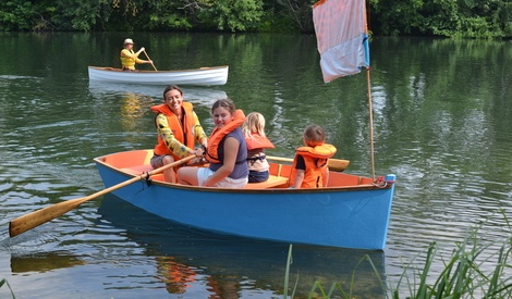 Une petite barque en bois par RenaudA3B sur L'Air du Bois