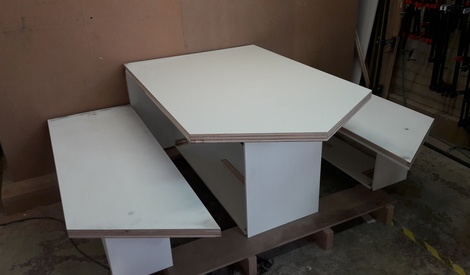 Table Pop Up par Gwalarn sur L'Air du Bois