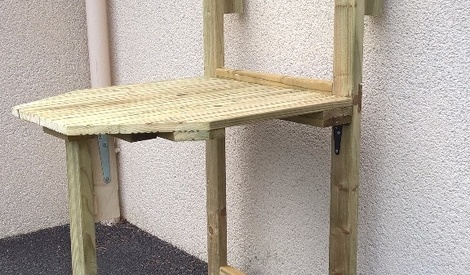 Table de balcon par zan sur L'Air du Bois