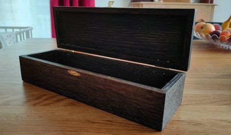 Boîte en chêne ébonisé par lobodol sur L'Air du Bois