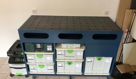 Établi type MFT avec plateau remplaçable par ponpon sur L'Air du Bois