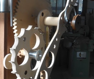 Machine cinétique hypnotique par Kentaro sur L'Air du Bois