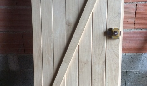 Porte de cabanon par Malou sur L'Air du Bois