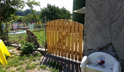 Petit portail par niclasse sur L'Air du Bois