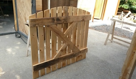 Petit portail par niclasse sur L'Air du Bois