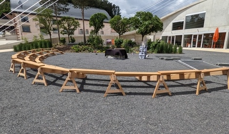 Un gradin démontable par Kutschatelier sur L'Air du Bois