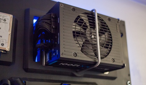 PC mural en bois peint par César sur L'Air du Bois