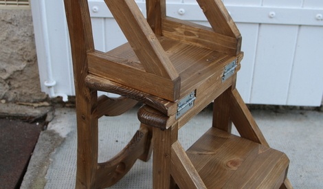 Chaise escabeau par Aiakos sur L'Air du Bois