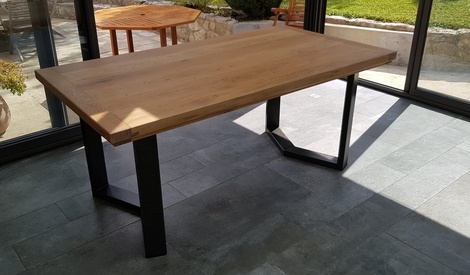 Modernisation d'une table de monastère par AlainH sur L'Air du Bois